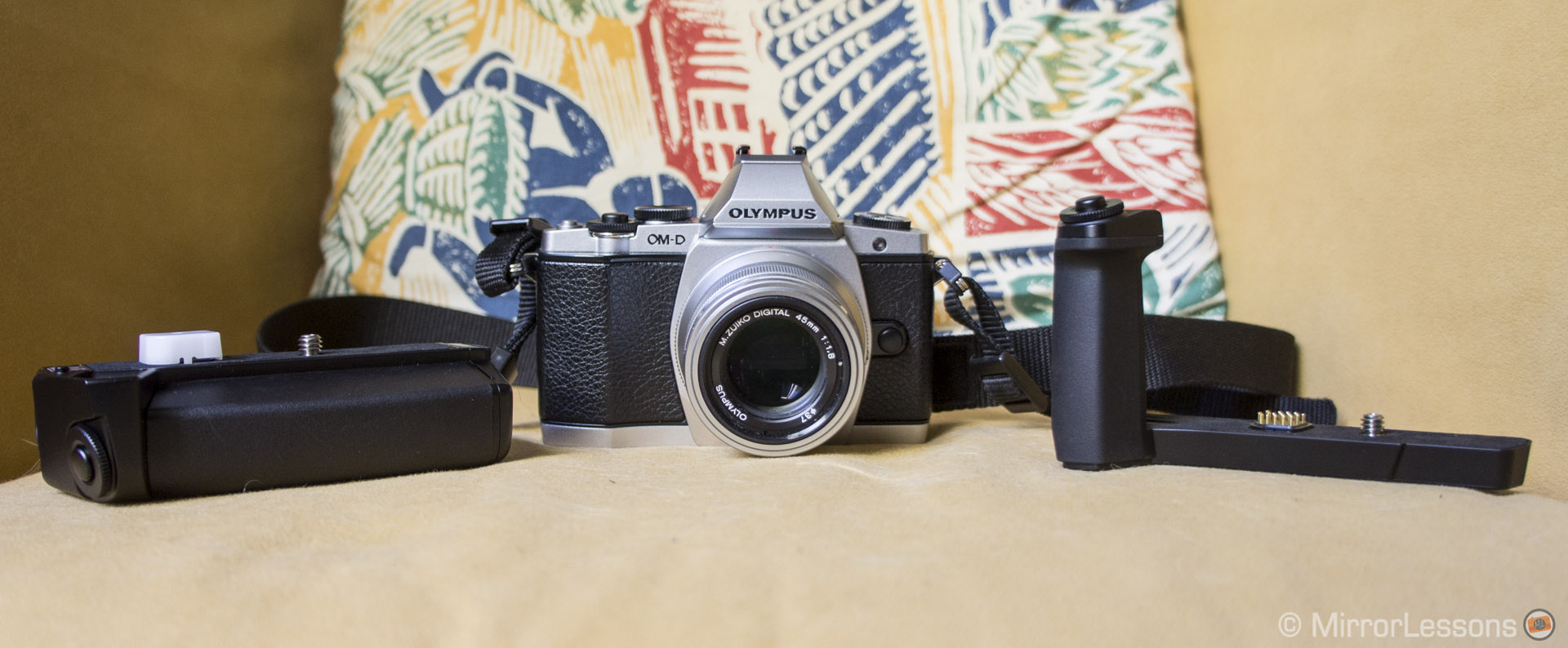 Olympus OM-D E-M5 Grip Review: Turn your E-M5 into a 3-in-1 camera!